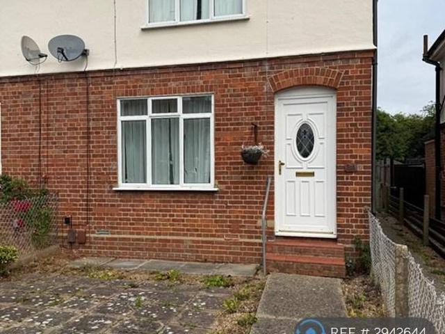 2 bedroom semi detached house to rent