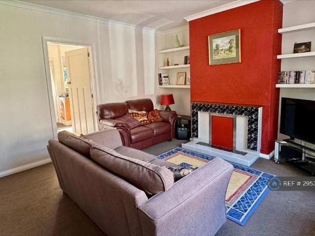 2 bedroom semi detached house to rent