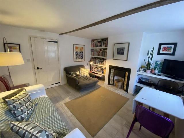 2 bedroom semi detached house to rent