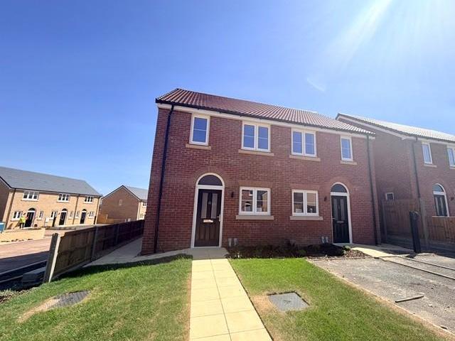 2 bedroom semi detached house to rent