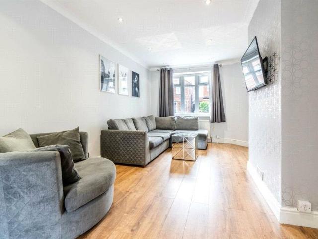 2 bedroom semi detached house to rent