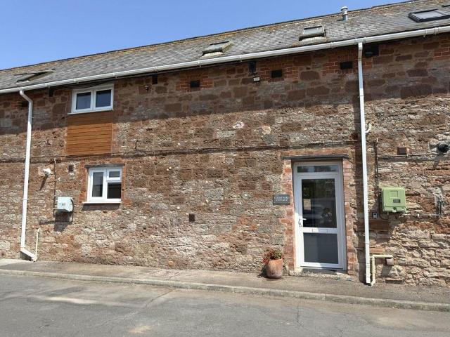 2 bedroom semi detached house to rent