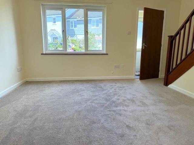 2 bedroom semi detached house to rent