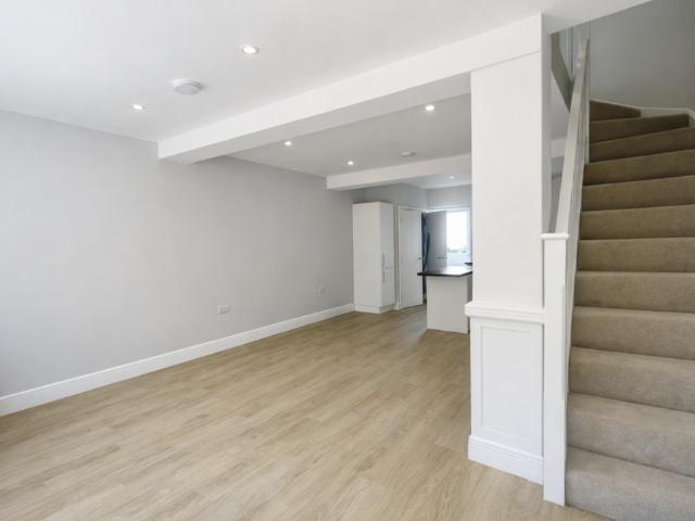 2 bedroom semi detached house to rent