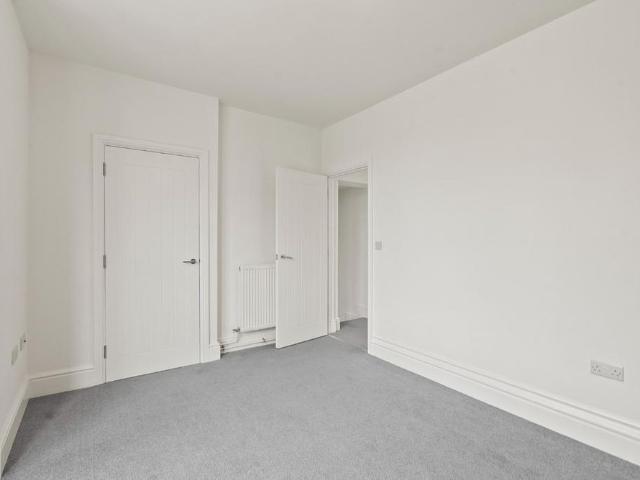 2 bedroom semi detached house to rent