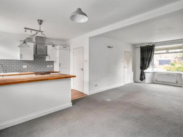 2 bedroom semi detached house to rent