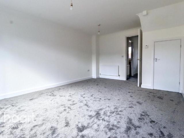 2 bedroom semi detached house to rent