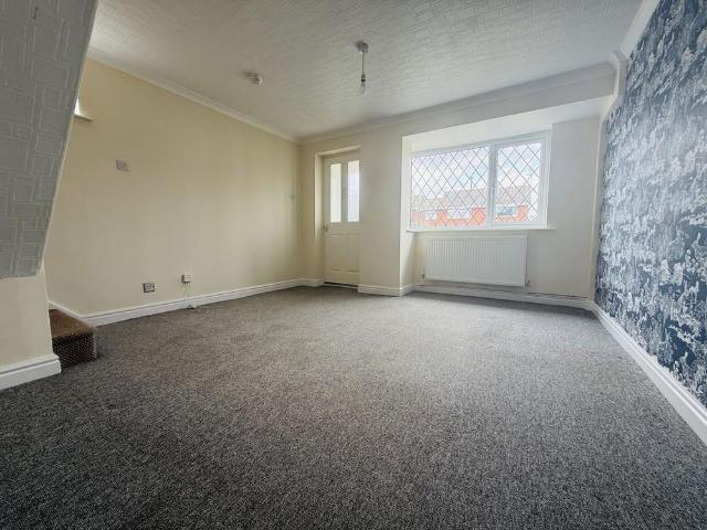 2 bedroom semi detached house to rent