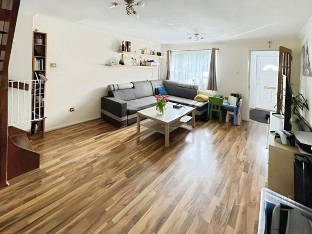 2 bedroom semi detached house to rent