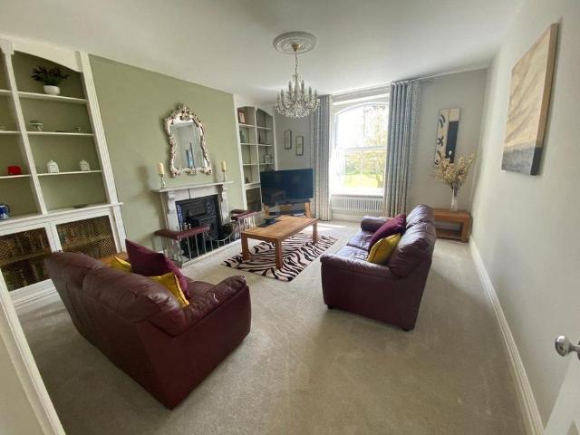 2 bedroom semi detached house to rent
