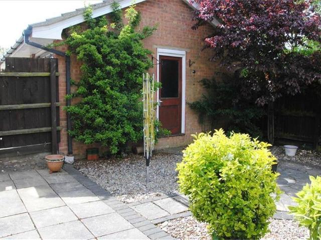 2 bedroom semi detached house to rent