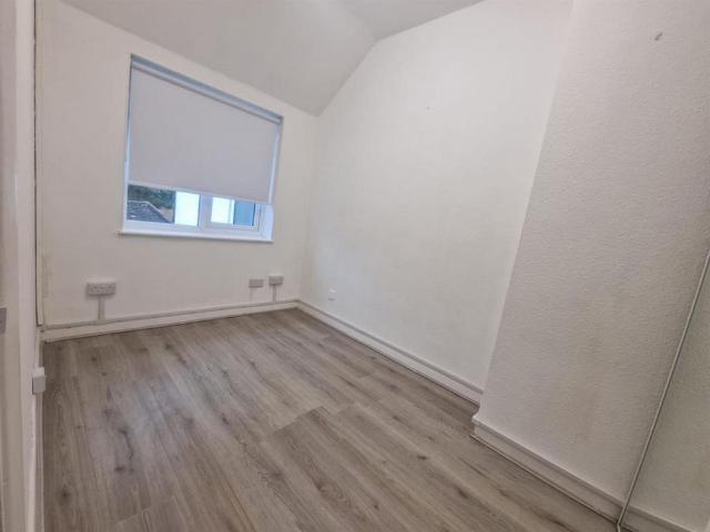 2 bedroom semi detached house to rent