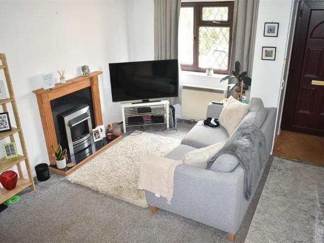 2 bedroom semi detached house to rent