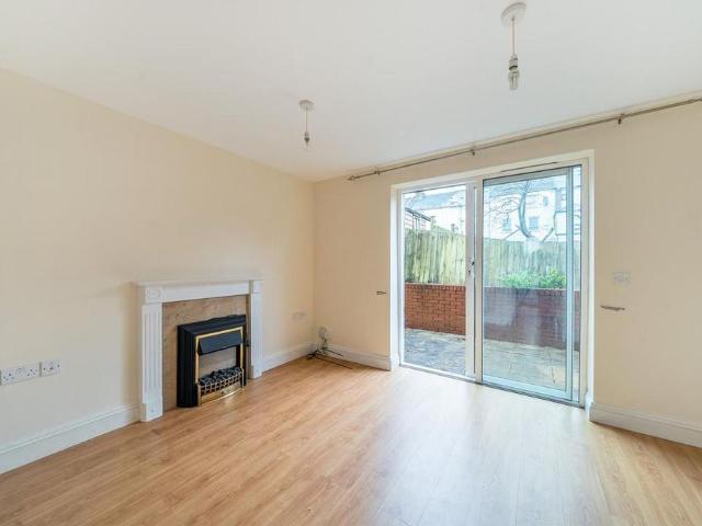 2 bedroom semi detached house to rent