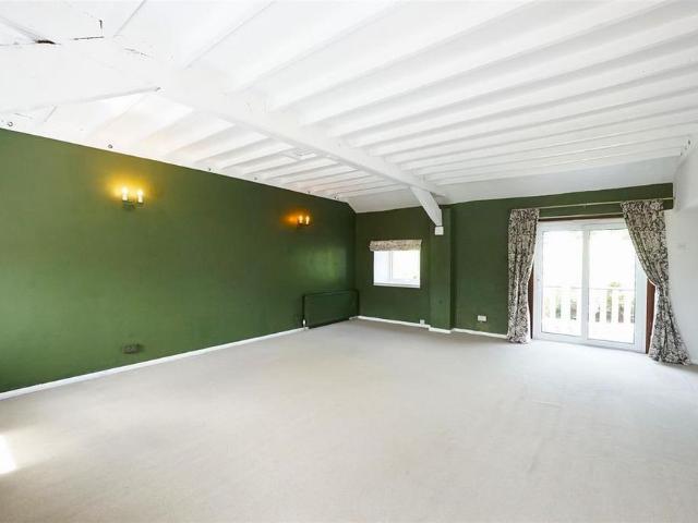 2 bedroom semi detached house to rent