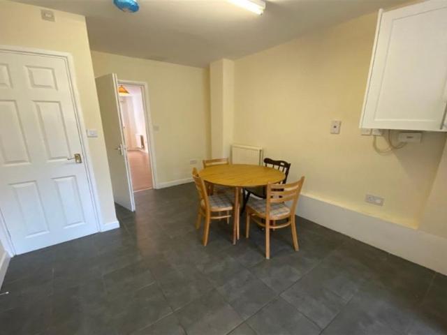 2 bedroom semi detached house to rent