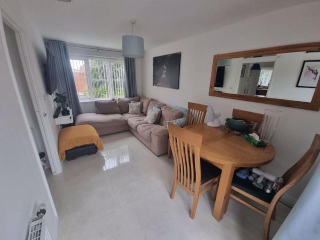 2 bedroom semi detached house to rent