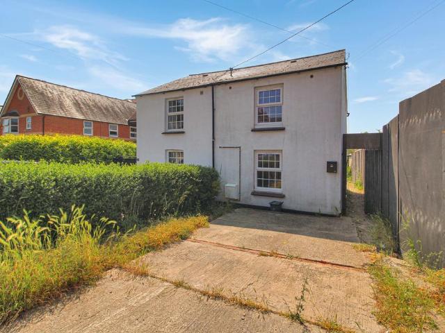 2 bedroom semi detached house to rent