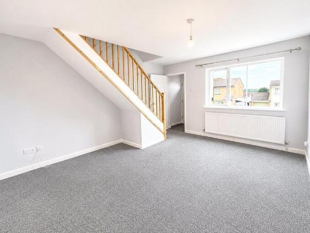 2 bedroom semi detached house to rent