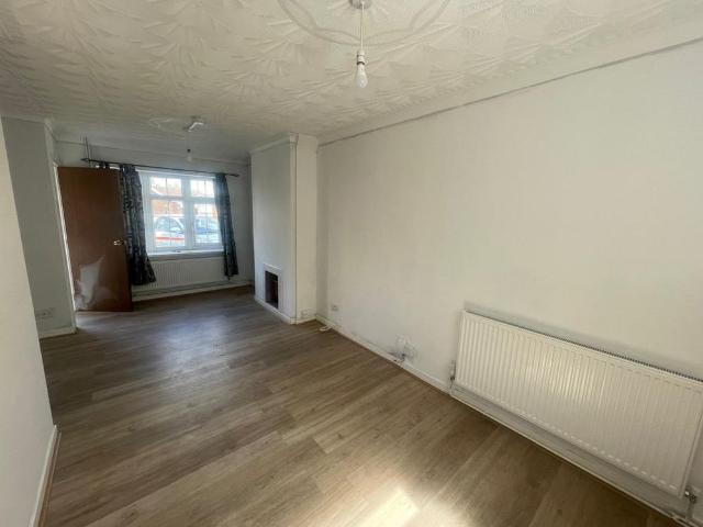 2 bedroom semi detached house to rent