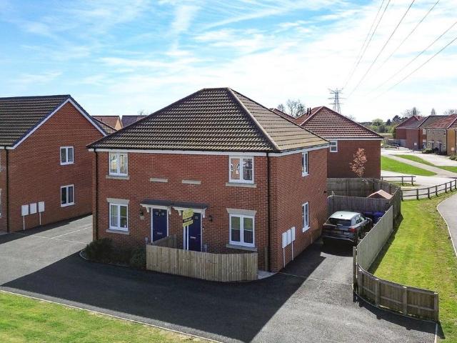 2 bedroom semi detached house for sale