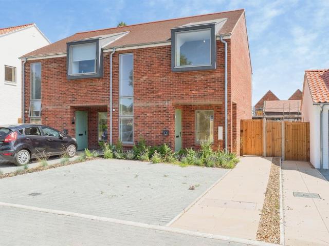 2 bedroom semi detached house for sale