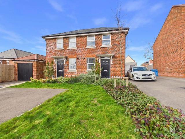 2 bedroom semi detached house for sale