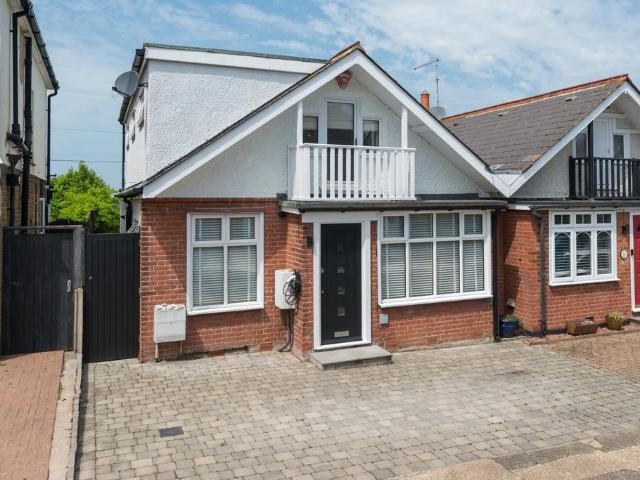 2 bedroom semi detached house for sale