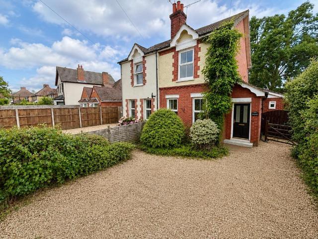 2 bedroom semi detached house for sale