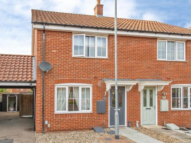 2 bedroom semi detached house for sale