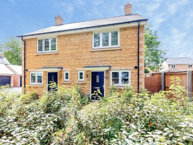 2 bedroom semi detached house for sale