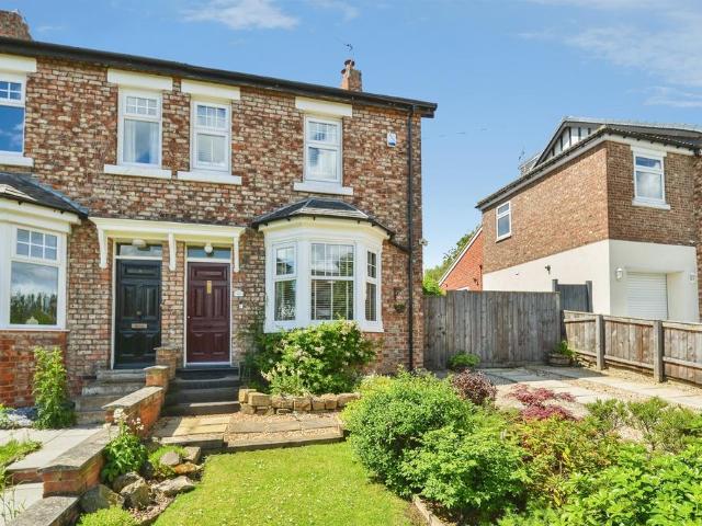 2 bedroom semi detached house for sale