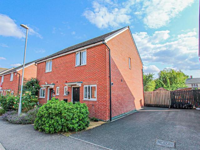 2 bedroom semi detached house for sale