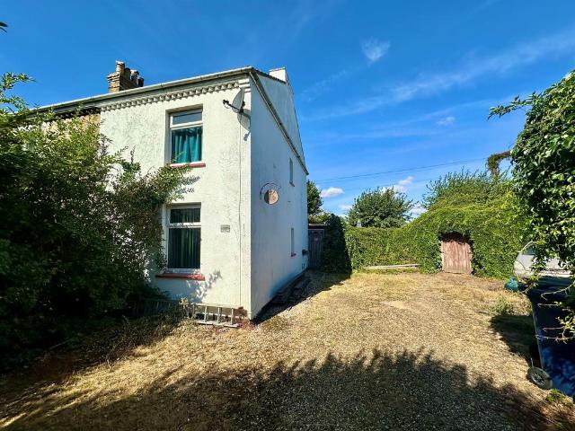 2 bedroom semi detached house for sale