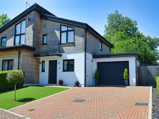 2 bedroom semi detached house for sale