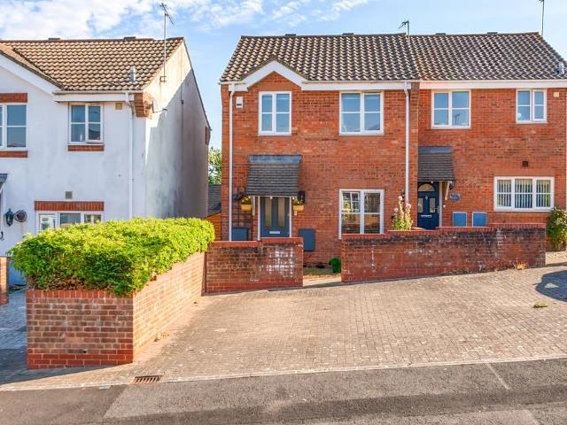 2 bedroom semi detached house for sale