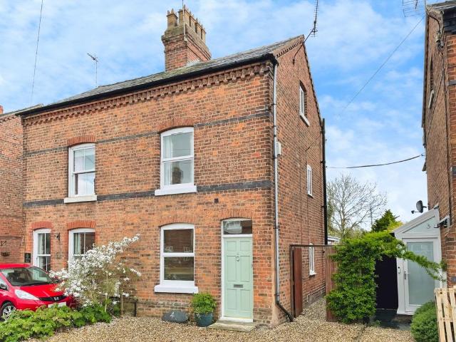 2 bedroom semi detached house for sale