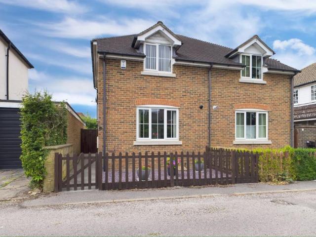 2 bedroom semi detached house for sale