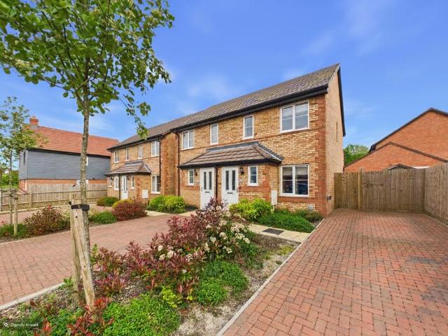 2 bedroom semi detached house for sale