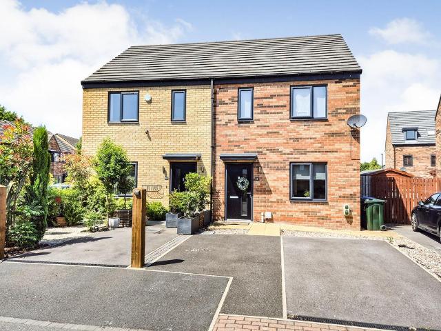 2 bedroom semi detached house for sale