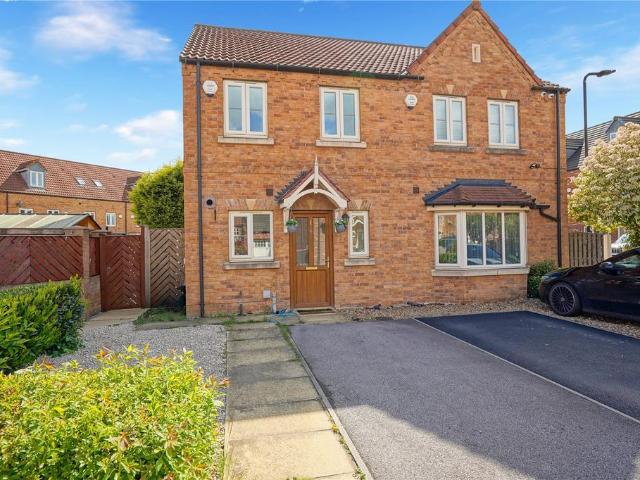 2 bedroom semi detached house for sale