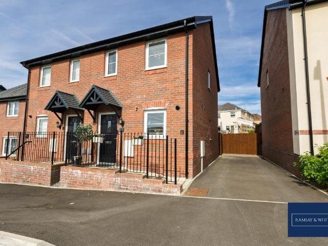 2 bedroom semi detached house for sale