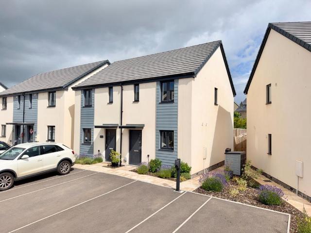 2 bedroom semi detached house for sale