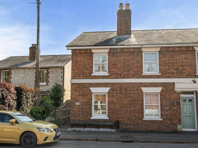 2 bedroom semi detached house for sale