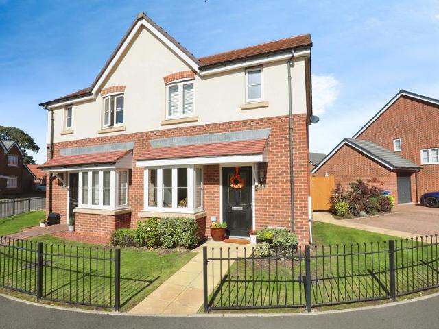 2 bedroom semi detached house for sale