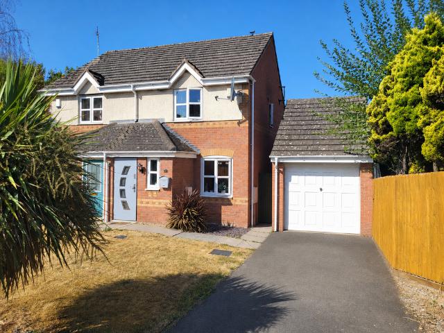 2 bedroom semi detached house for sale