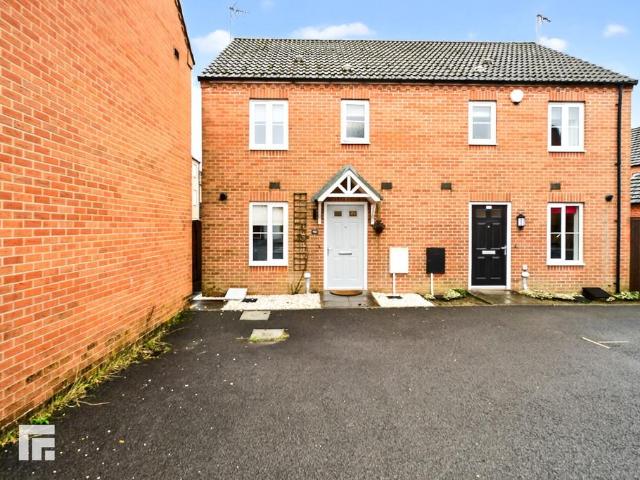 2 bedroom semi detached house for sale