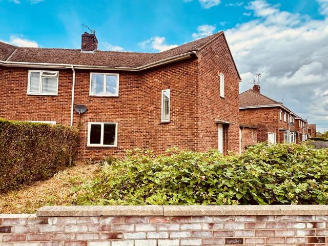 2 bedroom semi detached house for sale