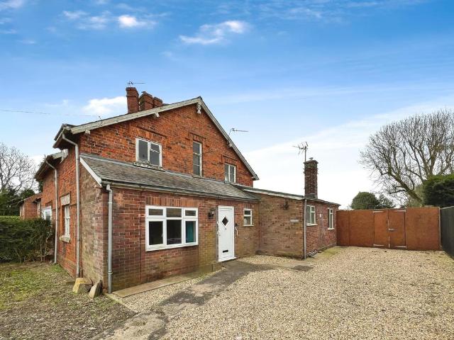 2 bedroom semi detached house for sale
