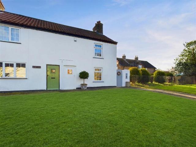 2 bedroom semi detached house for sale